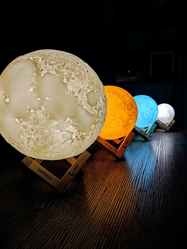Experience Peace And Tranquility With Moon Lamps With Lunar Effects ...